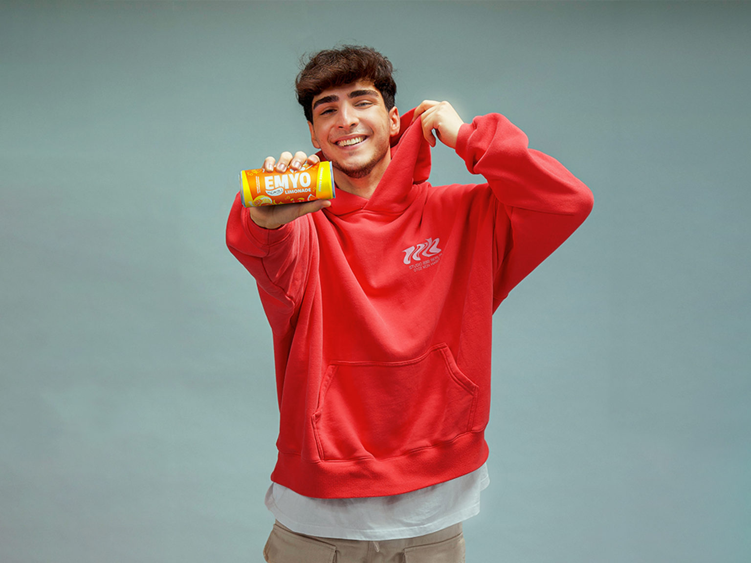 TikTok-Star Emir Bayrak feiert Limo-Neuheit Emyo - mit Video