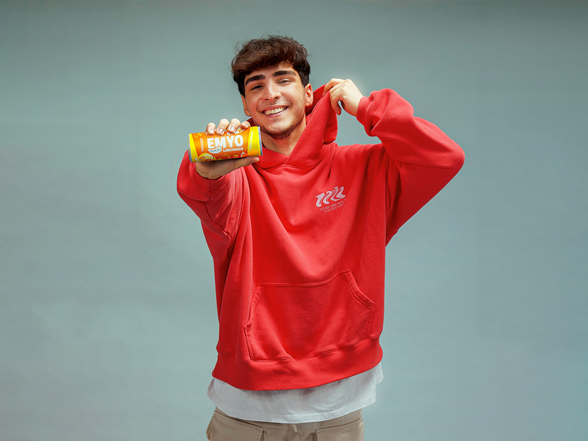 TikTok-Star Emir Bayrak feiert Limo-Neuheit Emyo - mit Video